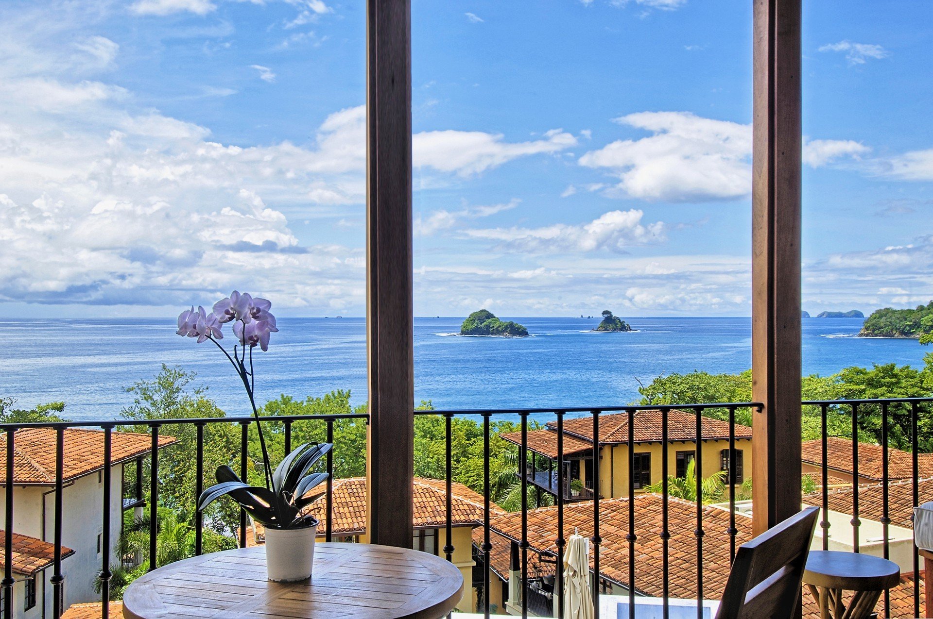 42 Plaza Central - villa 42 Plaza Central Costa Rica | Isle Blue