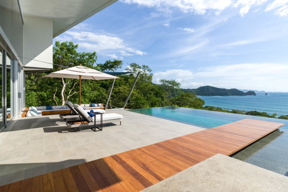 Costa Rica Luxury Beachfront Villas & Vacation Rentals | Isle Blue