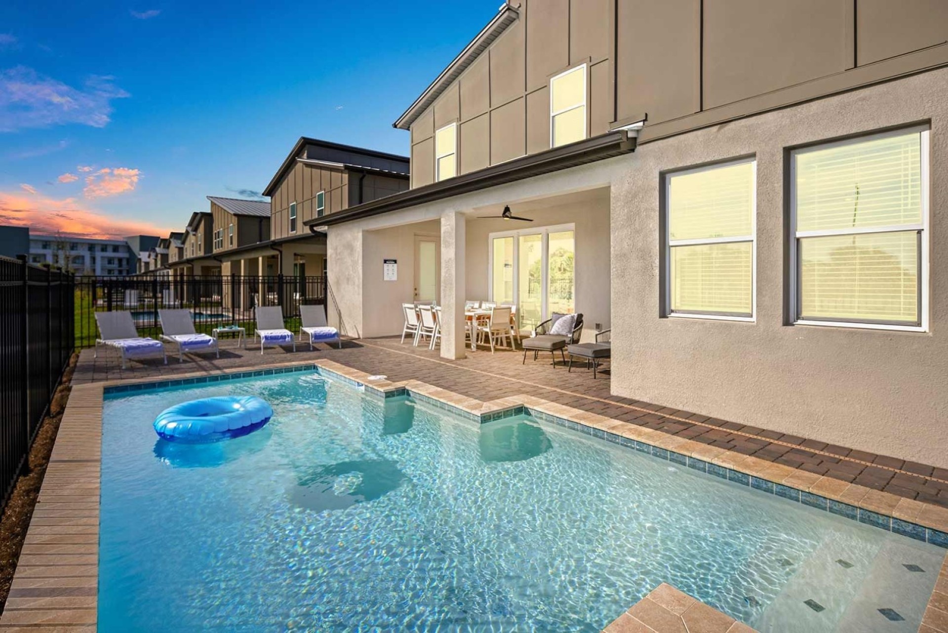 Over the Moon - villa Over the Moon Melbourne | Isle Blue